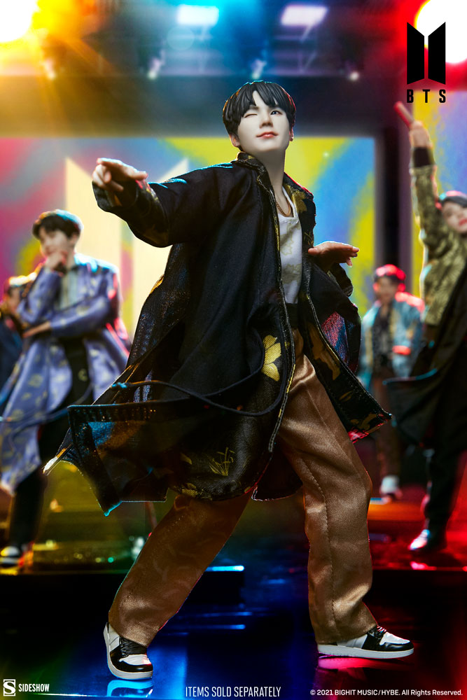 Sideshow Collectibles - BTS Deluxe Statue - Idol Collection: SUGA ...